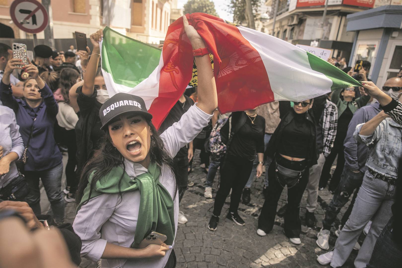 Betogers is soos vlieë, sê Iran se president op TV | Netwerk24