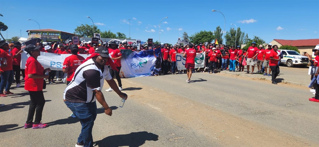Hospital union holds public wage protests, as PSA strike kicks off | News24