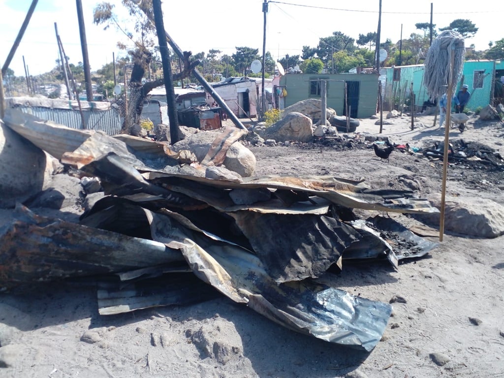 Mum sets kids on fire! | Daily Sun