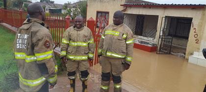 WATCH | Roads, homes flooded in Tshwane after heavy morning rain | News24