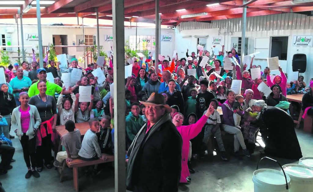 Cops hou praatjie | Son