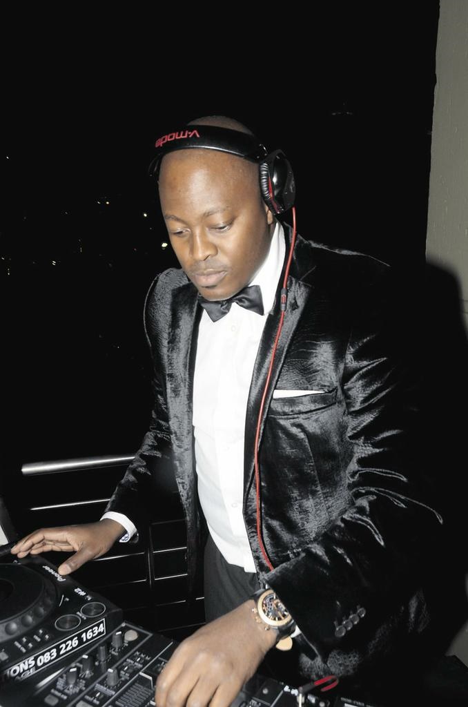 PEEVED DJs DUMP EFF! | Daily Sun