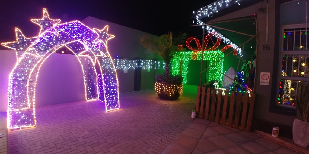 PICS | 'Load shedding won't stop the cheer': Cape Town couple lights up ...