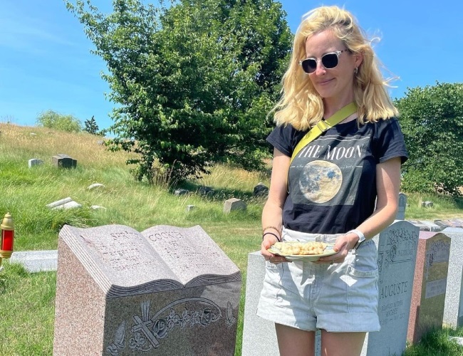 This woman recreates recipes found on gravestones: 'They're to die for ...
