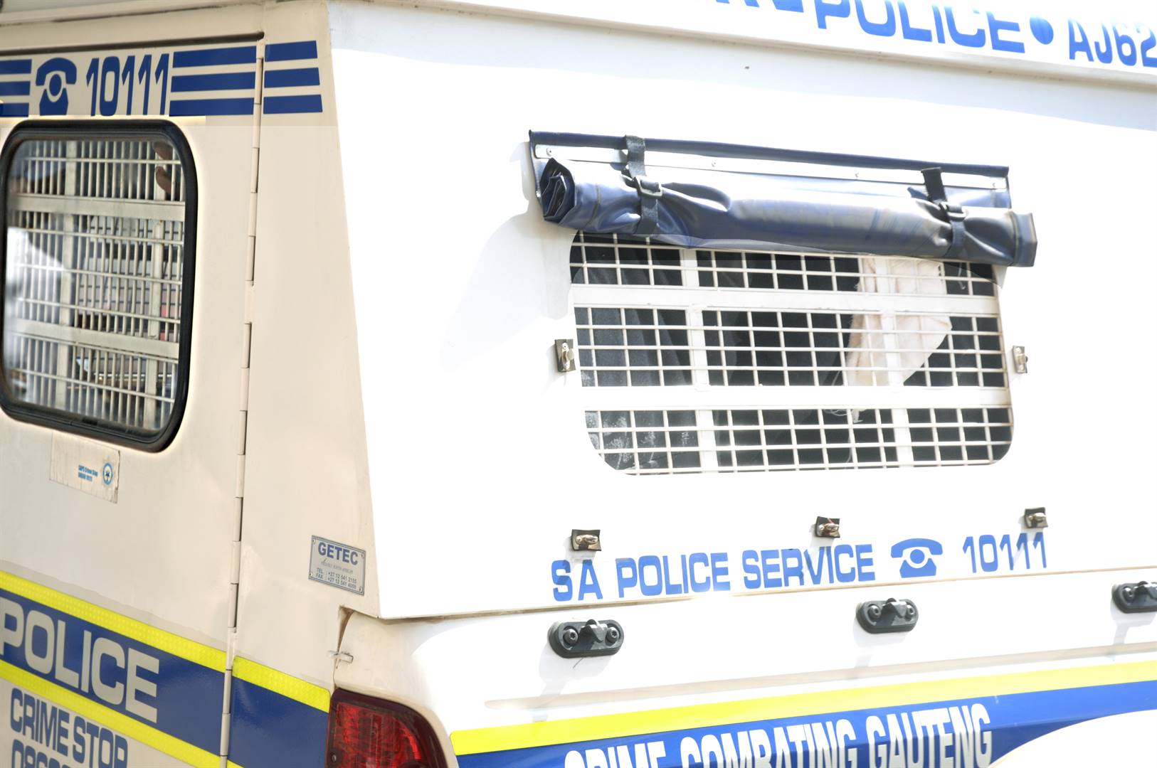 Polisielid gewond, passasier dood in skietery in Gauteng | Netwerk24