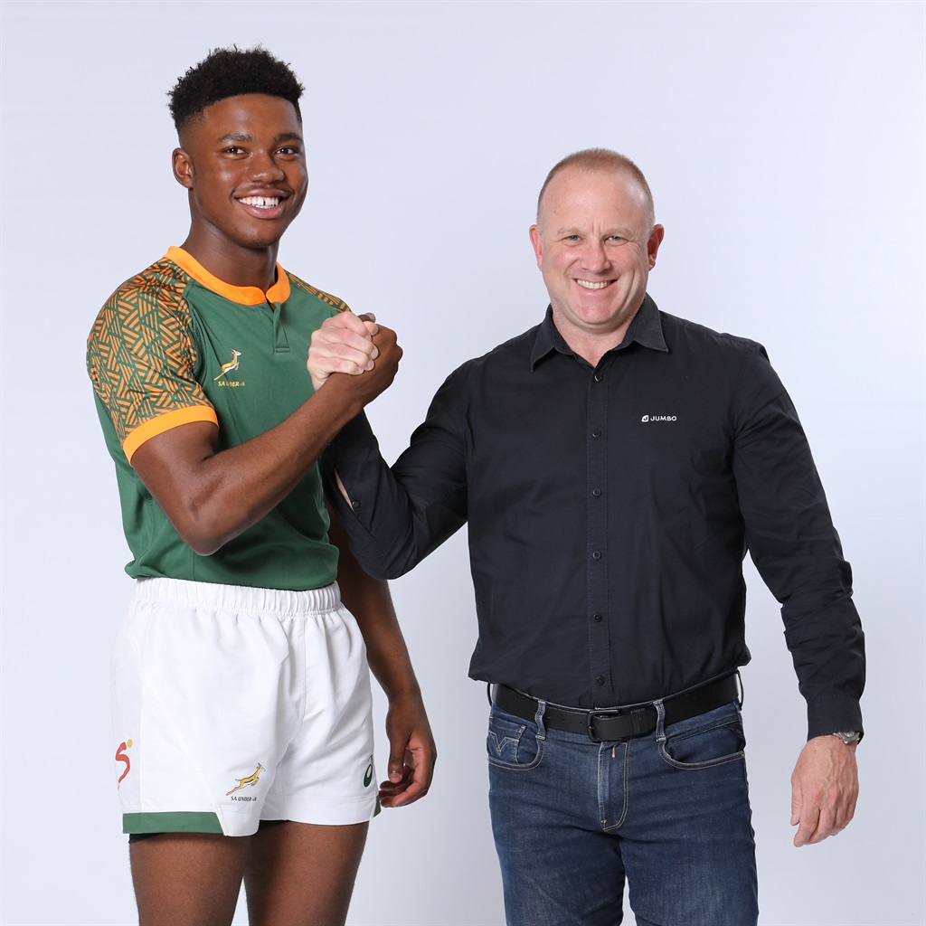 JUMBO belê in sportsterre op skool | Son