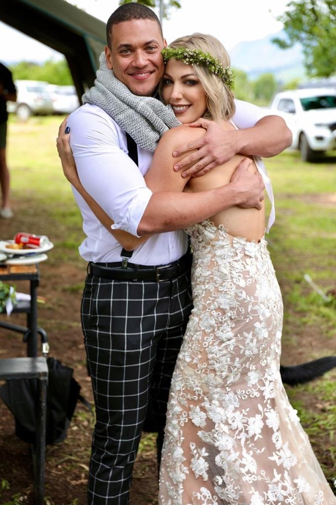 KYK: 'Survivor' se Nicole Capper haak af en Rob Bentele trou hulle