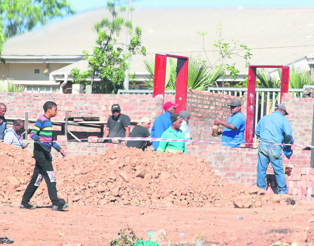 Dorp wil bou van dop shop stop | Son
