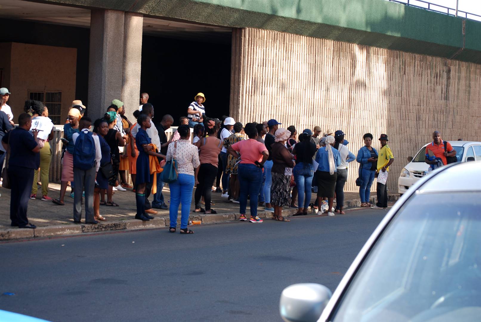 BACK TO SCHOOL: 1st day not without drama - PICS | Daily Sun