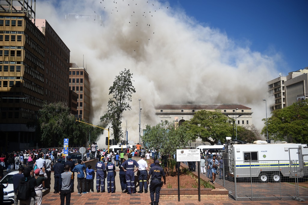 WATCH: LISBON BUILDING DEMOLISHED! | Daily Sun