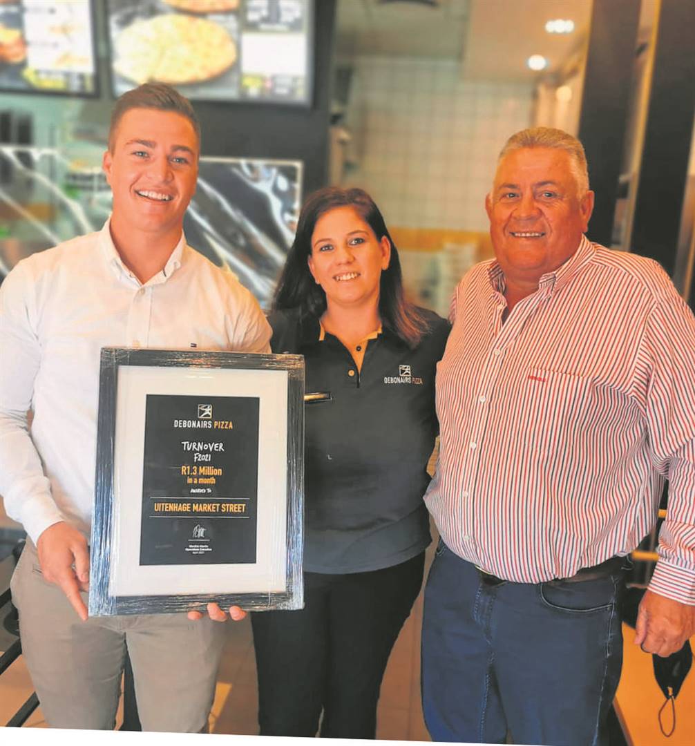 Debonairs in U’age wins national award | News24