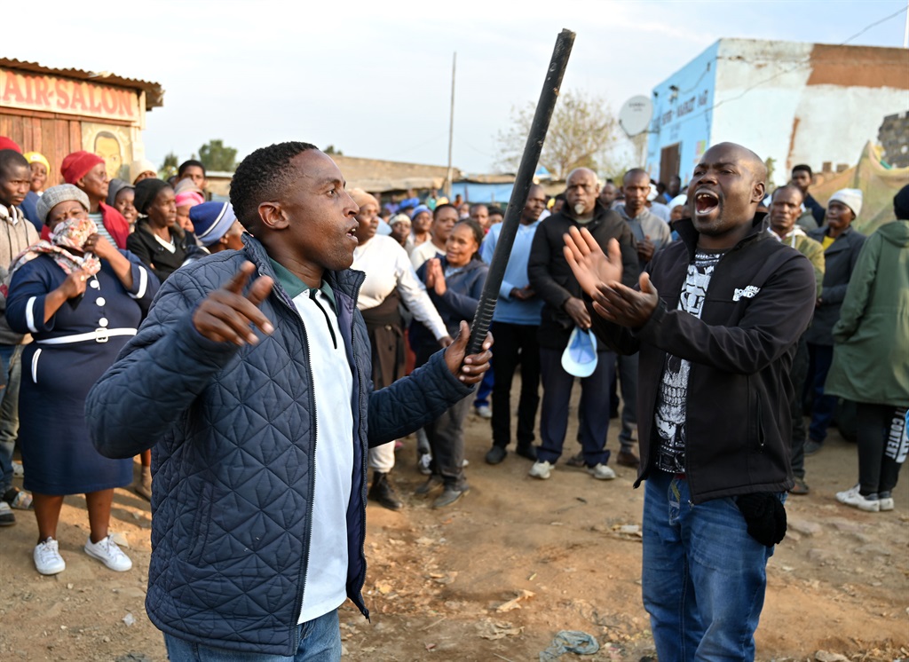 Tear gas, rubber bullets and arrest in Diepsloot! | Daily Sun