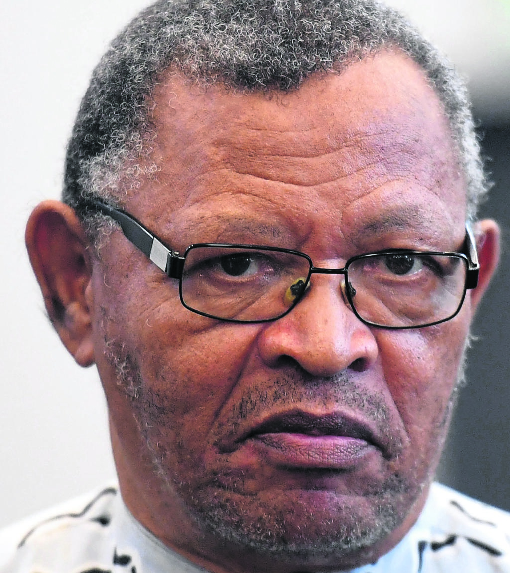 ‘Sit foon jammers in tronke’ | Son