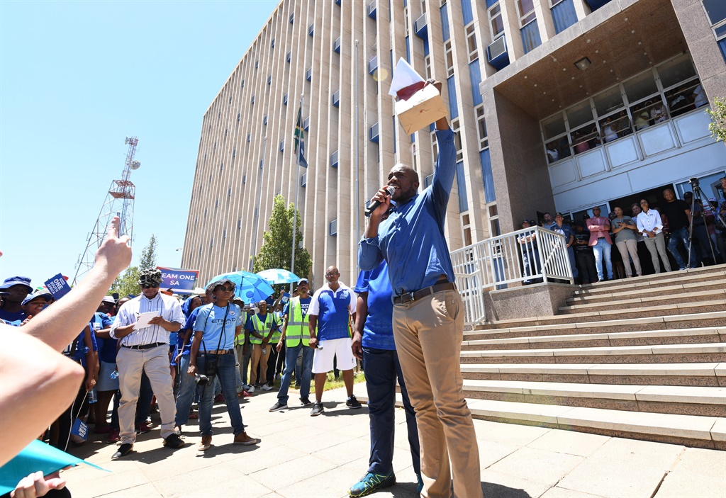 Maimane bring kitskos vir Lucas | Netwerk24