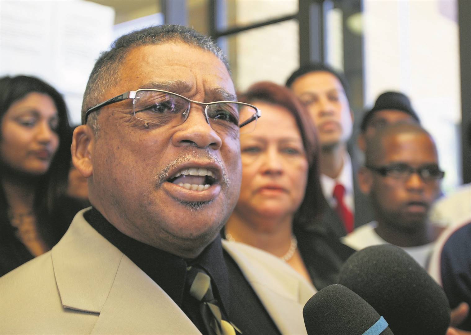 Leier in spervuur ná ‘racist’ comment | Son