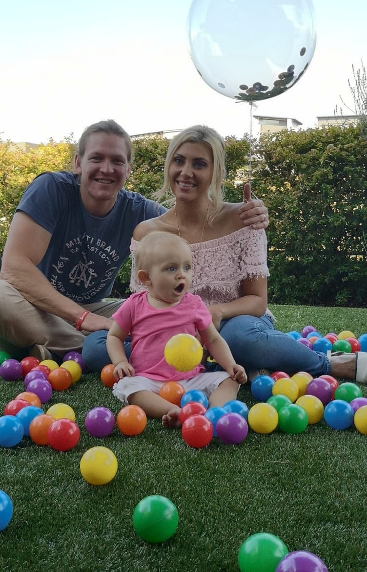 Charlize Berg se Allie word 1 – kyk dié ougat foto’s | Netwerk24