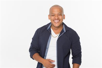 Early B vertel hoe sy geloof en grootwordjare sy musiek beïnvloed ...