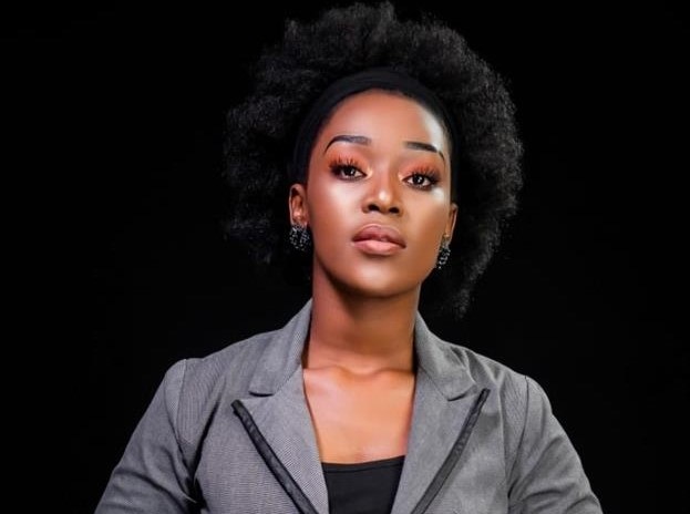 Famous actress to bless book lovers! | Daily Sun