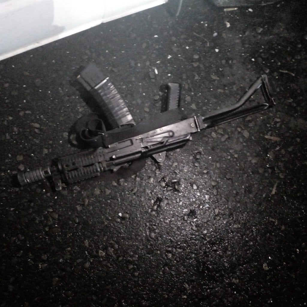 One person dead, two others arrested after shootout between cash-in ...