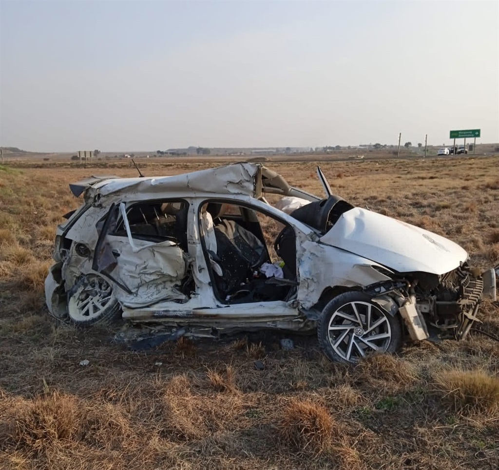 Five killed in horror bus crash! | Daily Sun