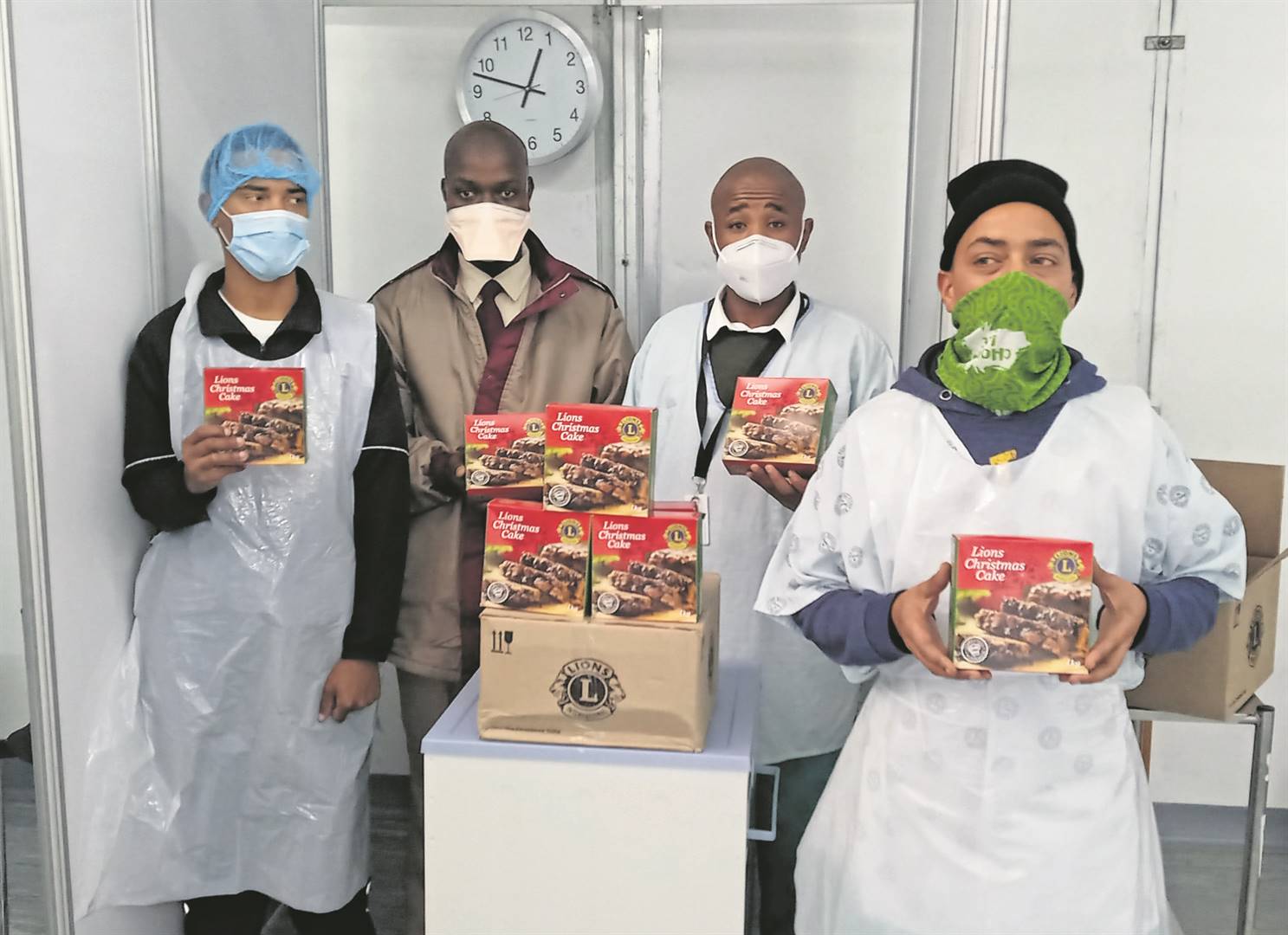 Kerskoek in ’n boks vir nooddienswerkers | Netwerk24