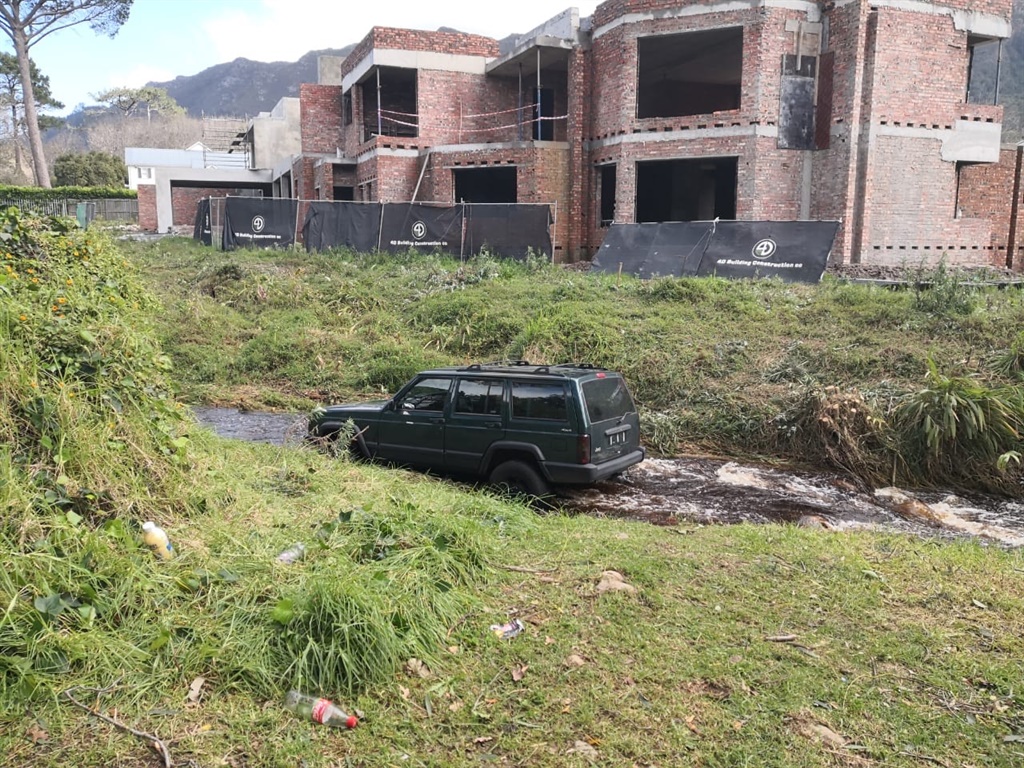 Verlate motor in rivier laat inwoners kopkrap | Netwerk24