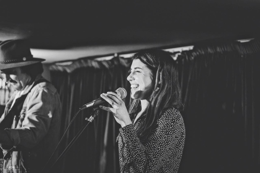 Emo reg vir fase 2 én Lucinda droom van album | Netwerk24