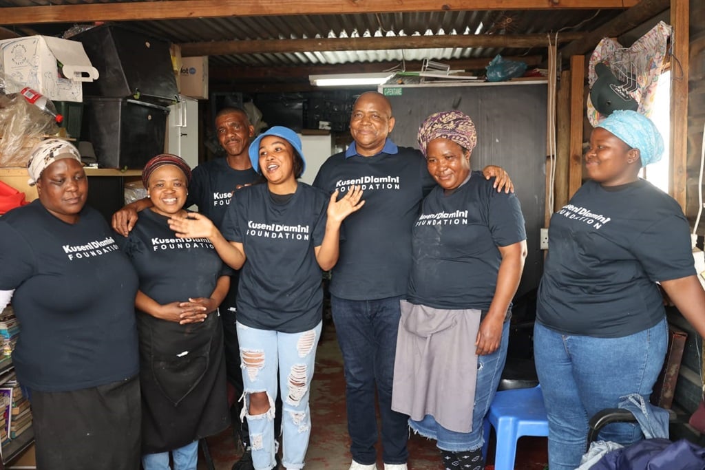 Unemployed graduate feeds around 250 Alexandra residents daily | News24