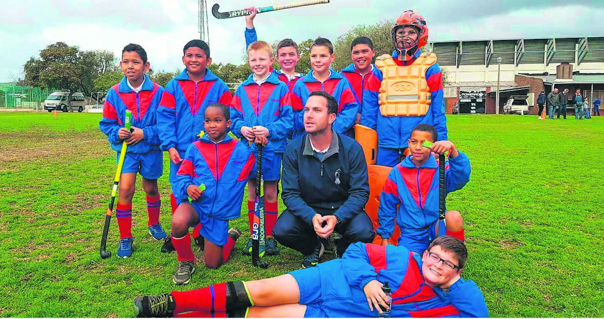 LS Vredenburg se o.11-hokkiespan wys Dirkie Uys hoe | Netwerk24