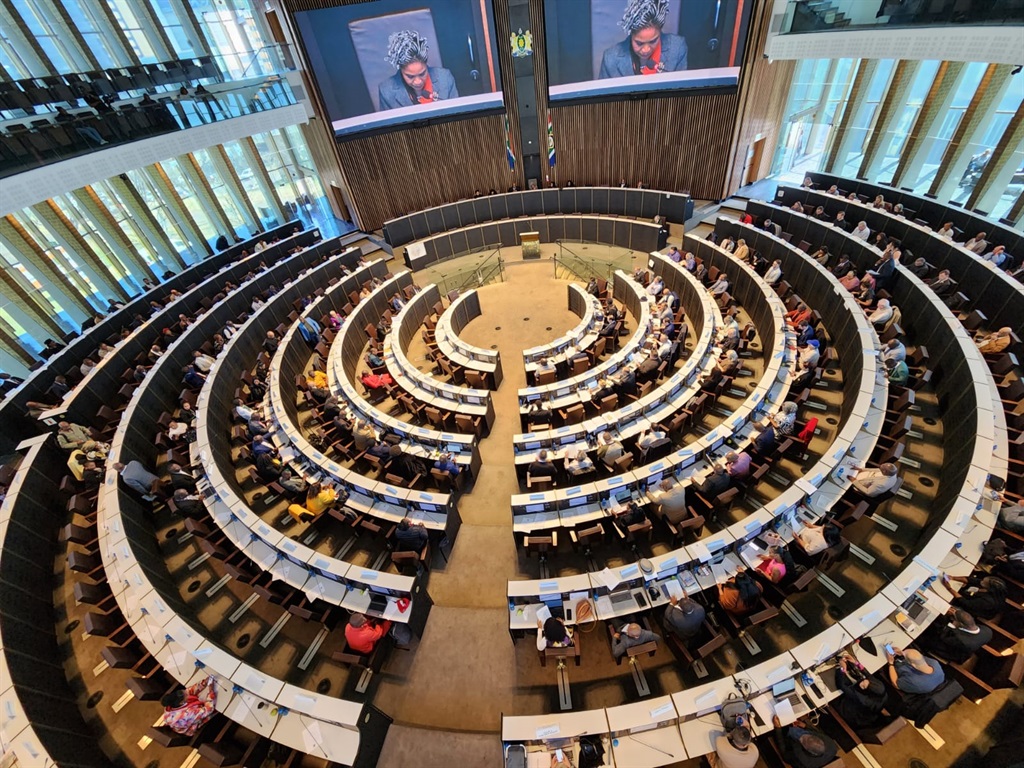 No lights, no water, no emails: Joburg council can't sit because of ...