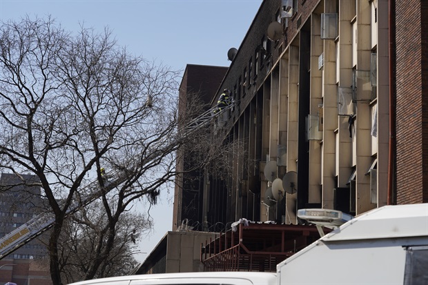 DEVELOPING | Joburg fire: Death toll now at 77 after 3 people die in ...