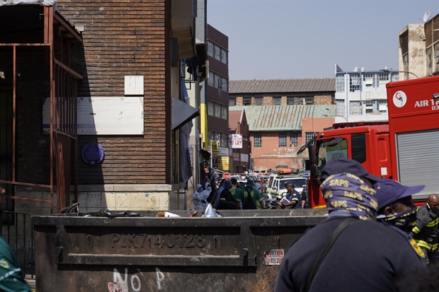 DEVELOPING | Joburg fire: Death toll now at 77 after 3 people die in ...