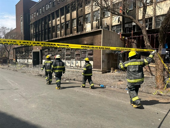 DEVELOPING | Joburg fire: Death toll now at 77 after 3 people die in ...