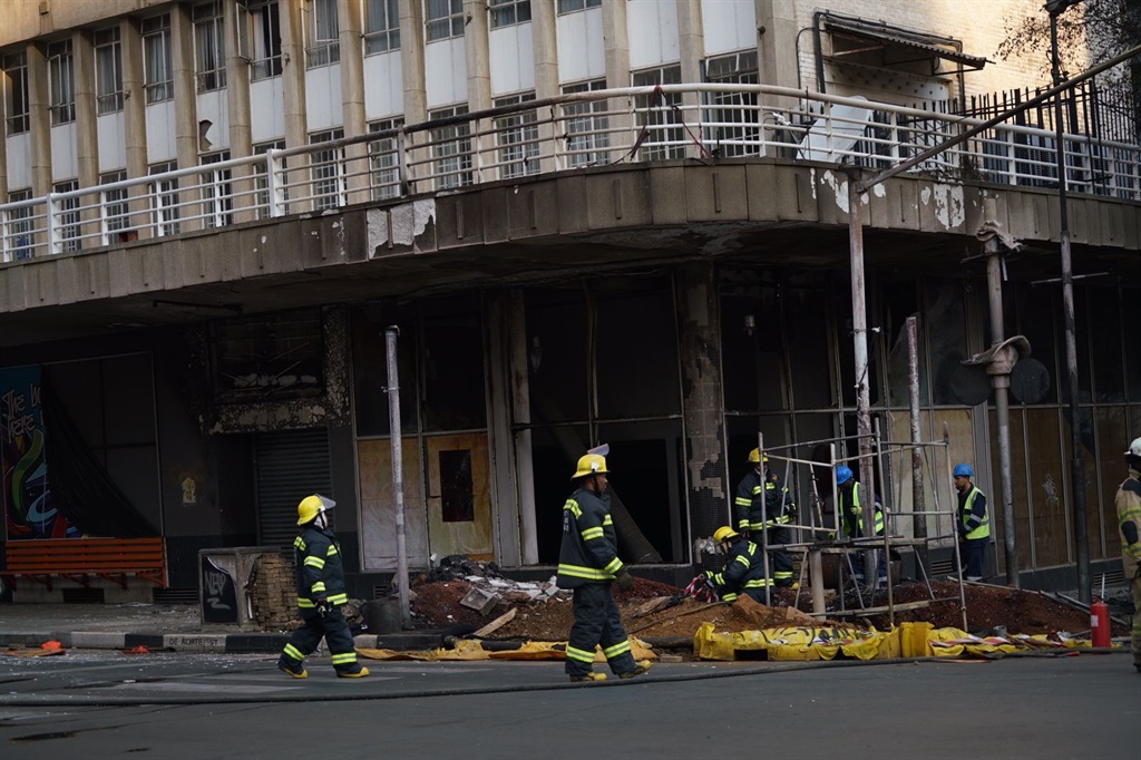 5 hospitalised after fire on gas line in Joburg CBD | News24