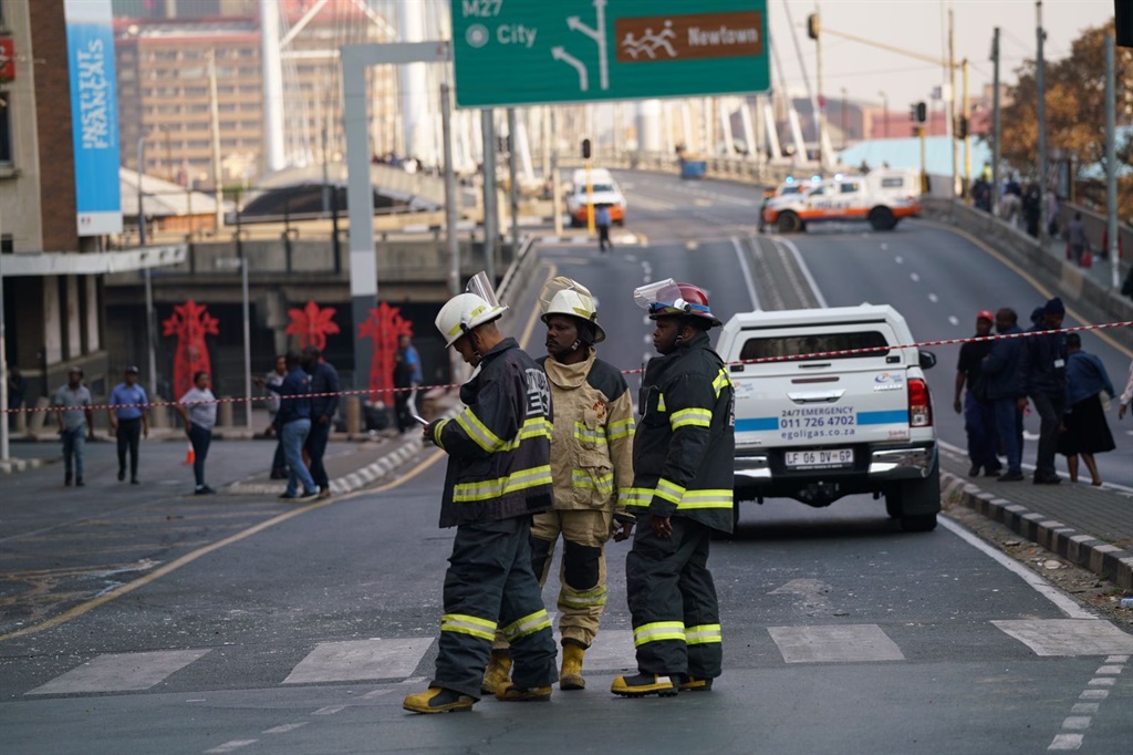 Braamfontein gas pipe fire: Joburg speaker, Wits SRC give displaced ...