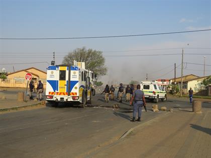 Gatvol residents: 'No bullet will stop us!' | Daily Sun