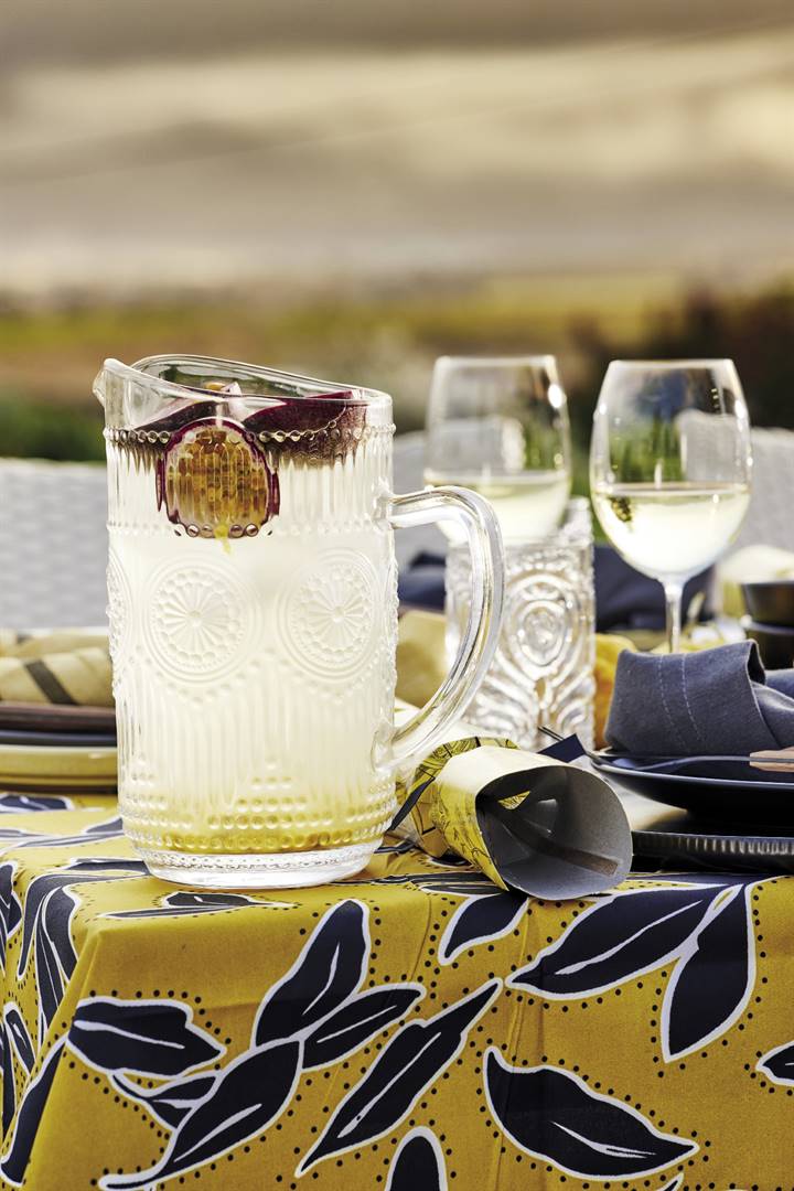 Suurlemoen-en- grenadella-spritzer | Landbou