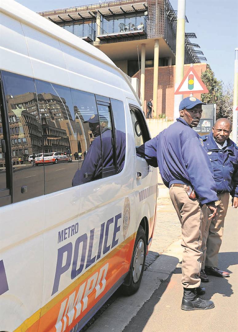 Skare pak metro cops | Son