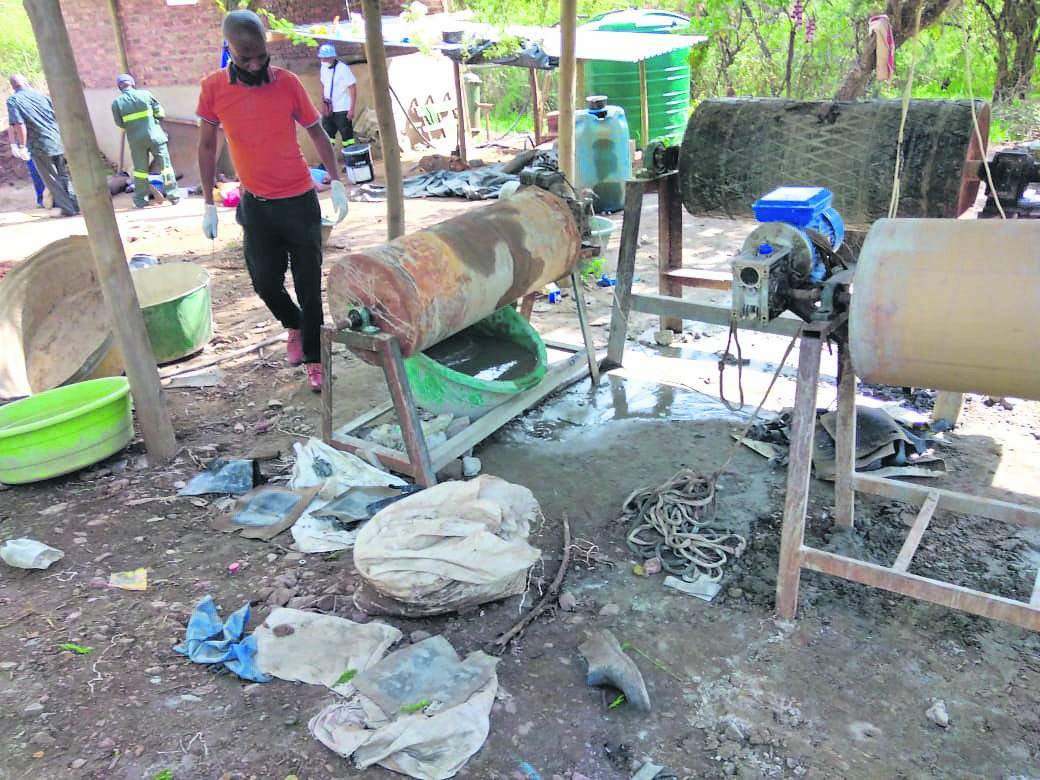 ZAMA ZAMAS BUST HARD AT WORK! | Daily Sun