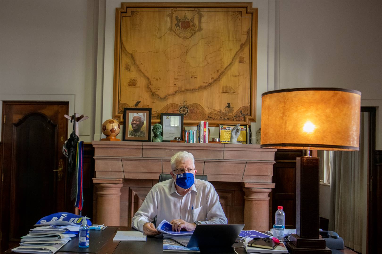 Alan Winde vasbeslote in sy verset teen 'drakoniese maatreëls' | Netwerk24