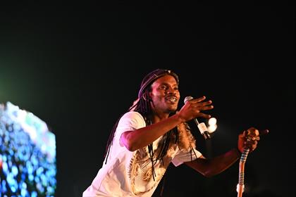 WATCH: Maskandi star paints stadium white! | Daily Sun