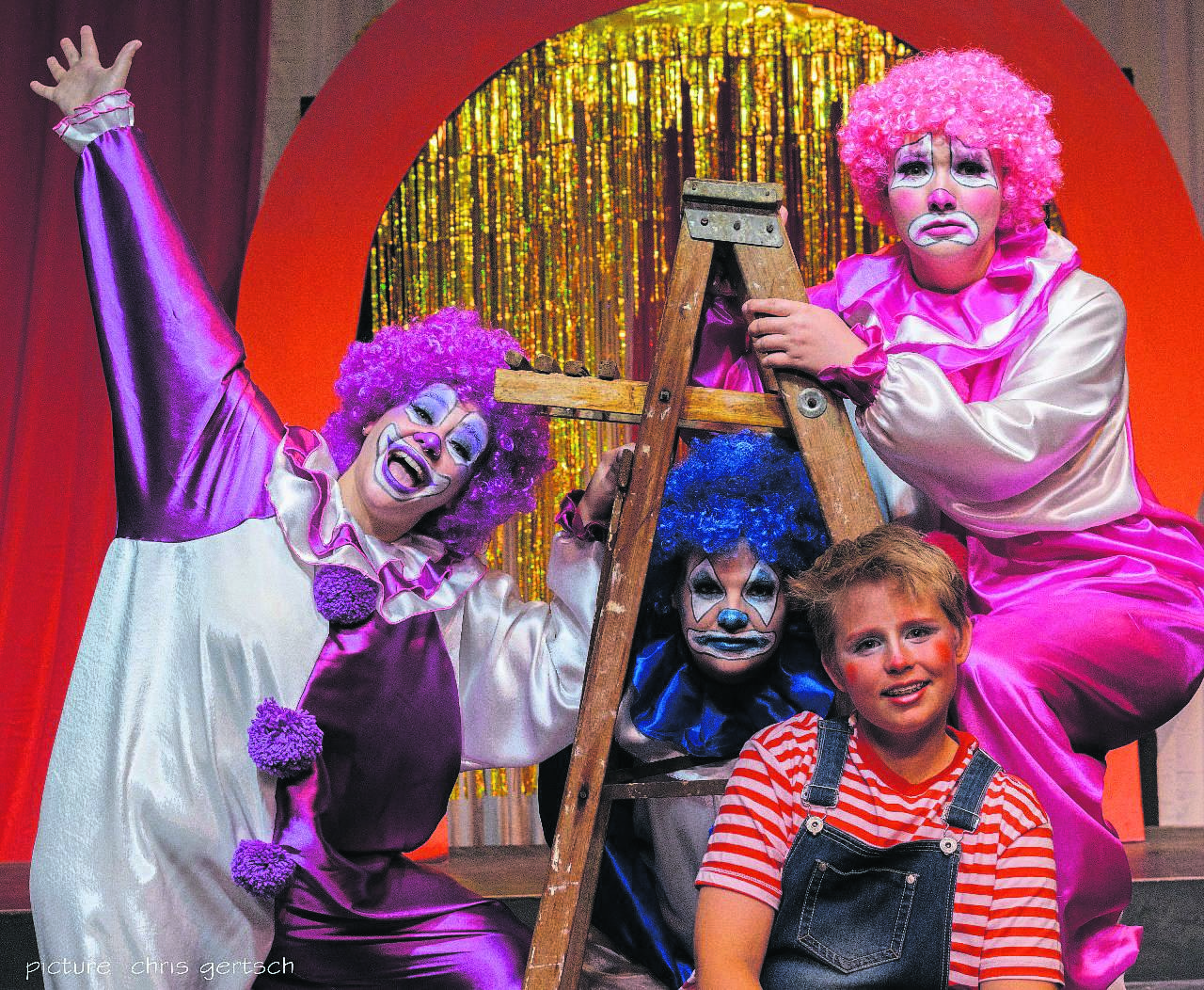 Jaarlikse pantomime pret vir oud en jonk | Netwerk24