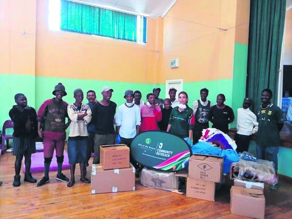 Hawelose mense op Graaff-Reinet kry skuiling tydens die inperking ...