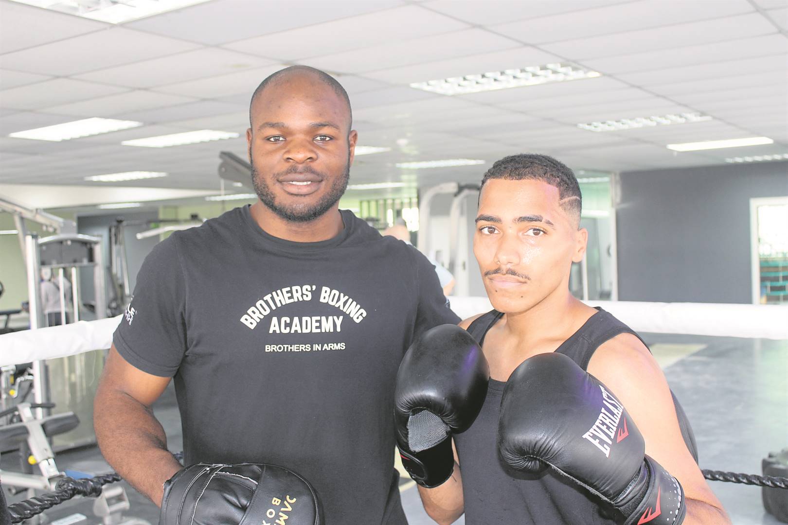 Gloves up! | Netwerk24